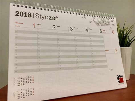 Kalendarze Biurkowe Estetyczne I Praktyczne Producent Kalendarzy