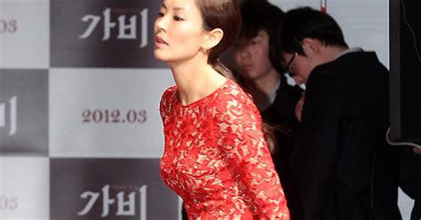 포토 김소연 시선 사로잡는 착시 드레스