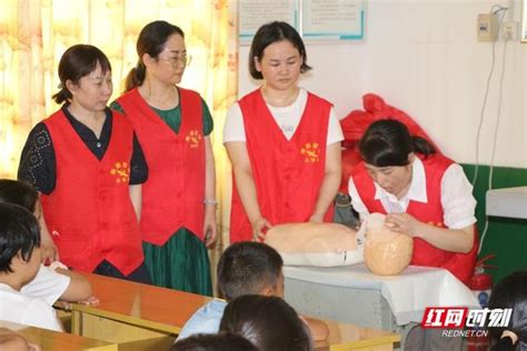 慰问、义诊、送药 衡阳市中心医院党员干部开展乡村振兴走访活动资讯频道东方养生