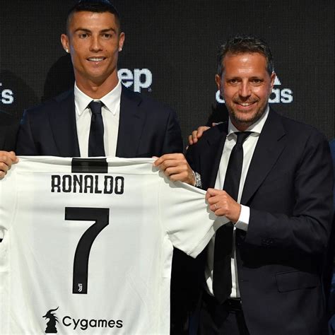 1 Ngày Ronaldo Kiếm Bao Nhiêu Tiền Lương Ronaldo Hằng Tháng