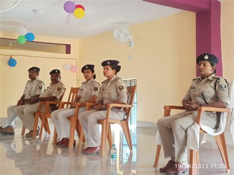 एसडीपीओ ने स्कूली बच्चों को पढ़ाया महिला सशक्तिकरण का पाठ