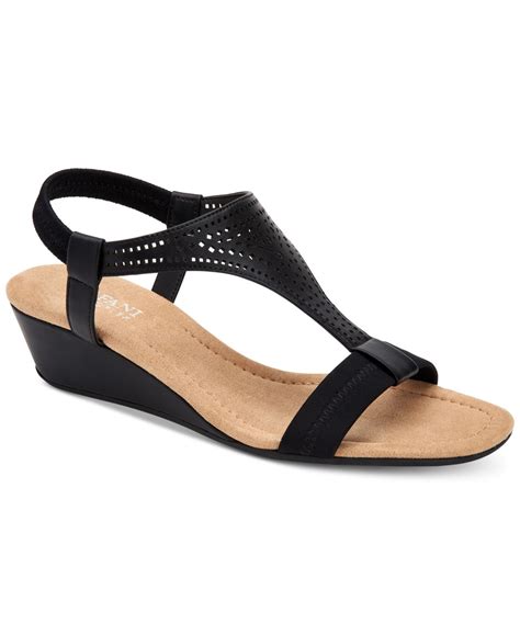 Sleek And Stylish From Your Desk To Drinks Alfanis Vacanza Sandals