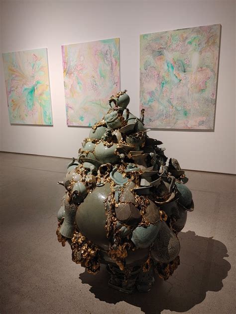 연호정수 On Twitter 도예가들이 버린 도자기 파편들을 이용해 돌연변이 도자기혹은 번역된 도자기로 재탄생시킨 이수경 작가의 이상한나라의 아홉용 2월10