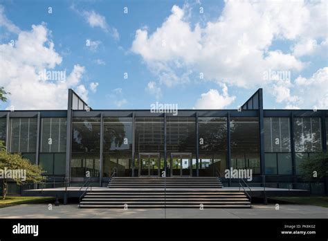 S R Crown Hall Illinois Institute Of Technology Chicago Usa Stock