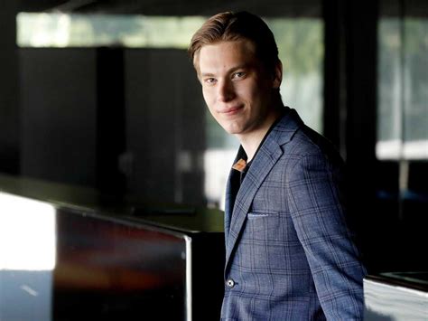 Chicago Symphony Orchestra Names 28 Year Old Klaus Mäkelä As New Music