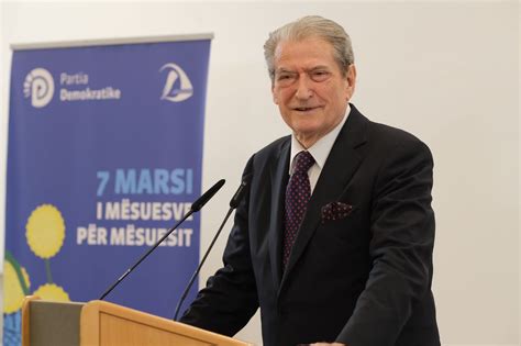 Berisha PD në pushtet ndryshimin e Shqipërisë do ta fillojë me mësuesit do dyfishohen pagat