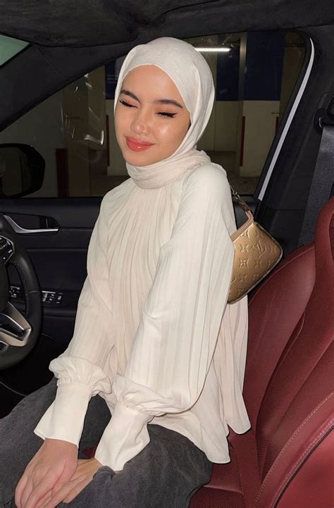 Pin By Aysegulcngz On Tarz Moda Hijabi Fashion Casual Muslim Outfits Casual Hijab Style Casual