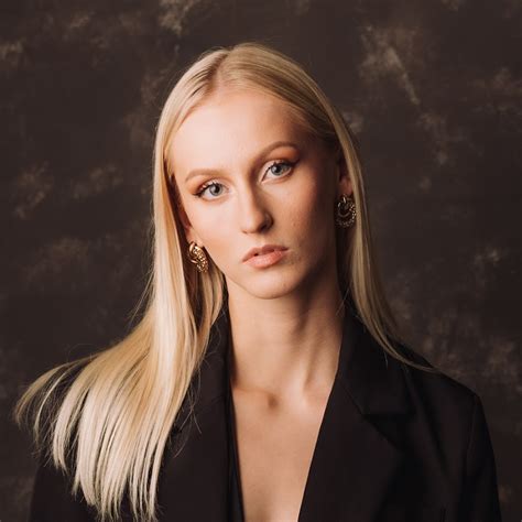 Tiia Weckström Youtube