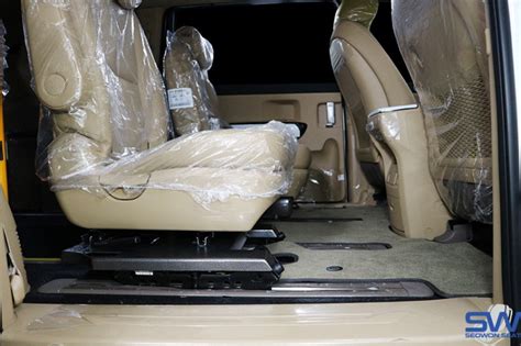 더뉴카니발 교통약자 이동지원 차량 휠체어 리프트 차량 회전 공간레일 장착 시공 By서원시트 네이버 블로그