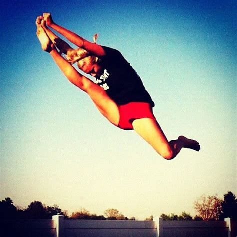 Herkie Jump Cheerleading Stunt Cheerleading Jumps Cheer Pictures