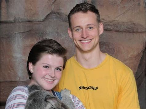 Shocking Proposal In Australia Zoo ऑस्ट्रेलिया के चिड़ियाघर में