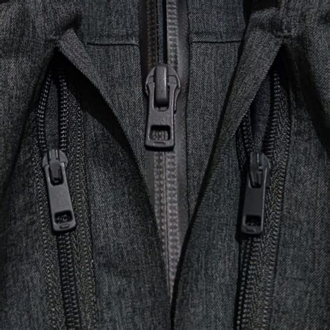 Jaket Uniqlo Blocktech Fesyen Pria Pakaian Baju Luaran Di Carousell
