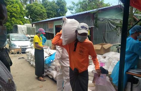 မြောက်ဥက္ကလာပမြို့နယ် စည်ပင်သာယာရေးဝန်ထမ်းများအား ဆန်၊ ဆီနှင့် အခြေခံ စားသောက်ကုန်များ လှူဒါန်း