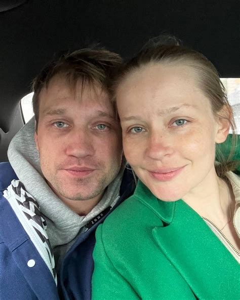 «Сложно спорно смешно Юлия Пересильд отметила мини годовщину с Михаилом Тройником и