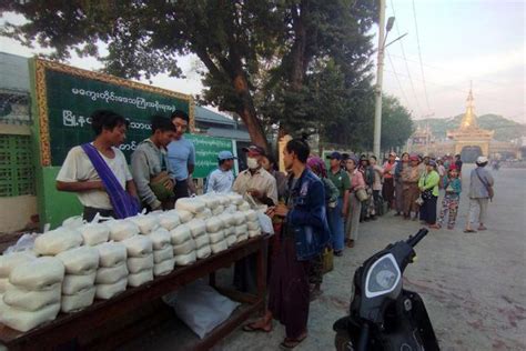 အောင်လံမြို့၌ အခြေခံစားသောက်ကုန်များကို အထူးသက်သာသောဈေးနှုန်းဖြင့် ပြည