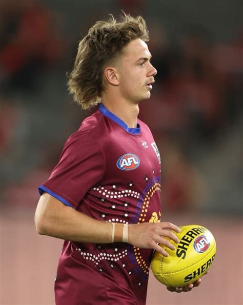 Harry Sharp Book A Video Message On Swysh