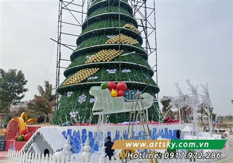 Dịch vụ lắp đặt trang trí cây thông noel lớn tại trung tâm thương mại