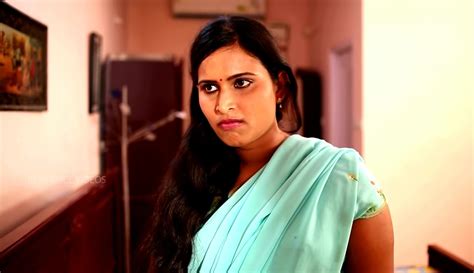 Young Aunty Hunter Indian Hot Mallu Surekha Hot Bedroom Scene
