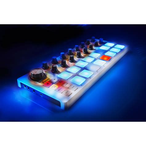 Arturia Beatstep « Controlador MIDI | Musik Produktiv