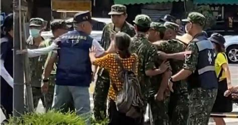 湖口營區湧11萬人參觀 軍、警忙翻爆衝突民眾阿姨「看不下去」介入了
