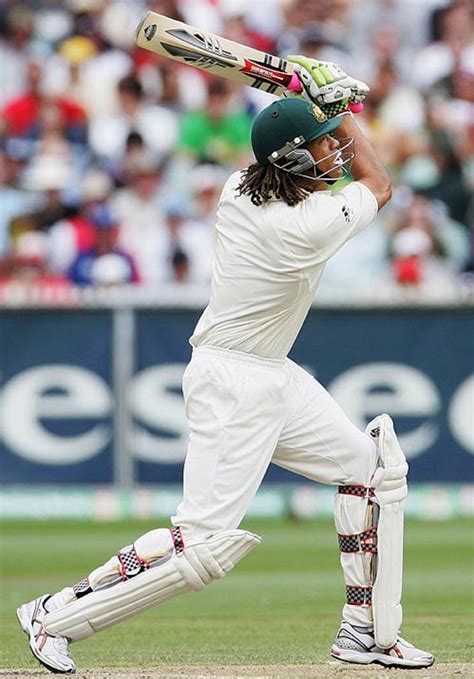 Andrew Symonds Congratulates Matthew Hayden On Reaching His Century