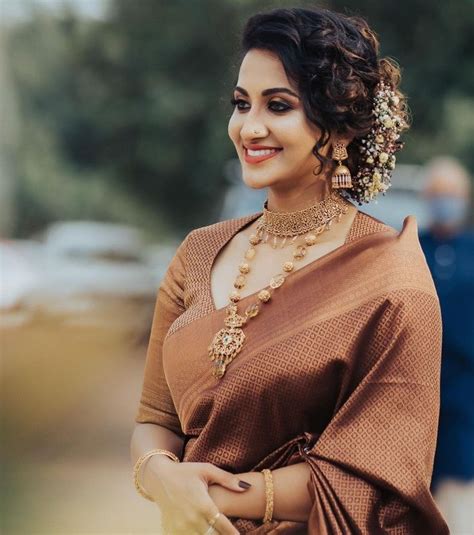 Pin by ceraiin on Tʜᴇ ᴡᴇᴅᴅᴛᴀʟᴇ Soft silk sarees Saree Silk sarees