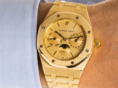 AUDEMARS PIGUET ROYAL OAK DAY DATE MOON PHASE Ref 25594BA 18k Yellow