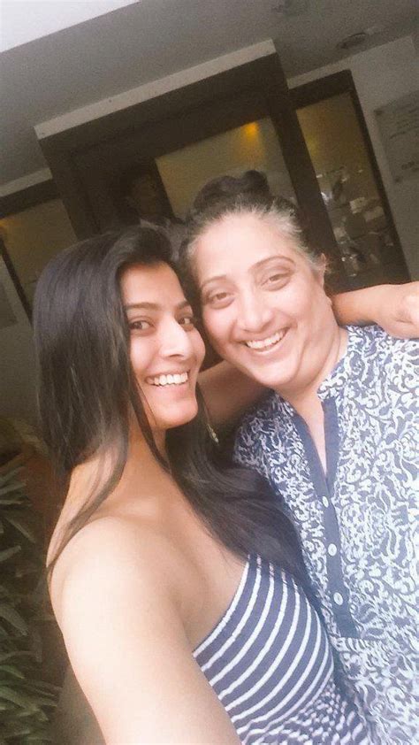 Varalaxmi Sarathkumar Chaya