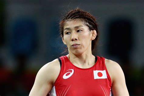 「家にいてください」吉田沙保里をはじめ、世界中のレスリング選手50人あまりが、動画で外出自粛を呼びかけた！ The Digest