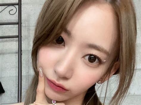 220930 Le Sserafim Twitter Update Sakura Kpopping