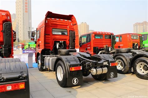 【图】陕汽重卡 德龙新m3000 标柜版 340马力 4x2 牵引车10挡sx4180mb1b实拍图片863354卡车之家
