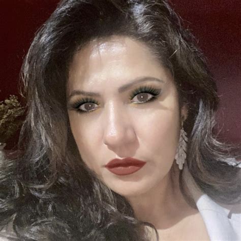 Stephanie Khans Instagram Twitter And Facebook On Idcrawl