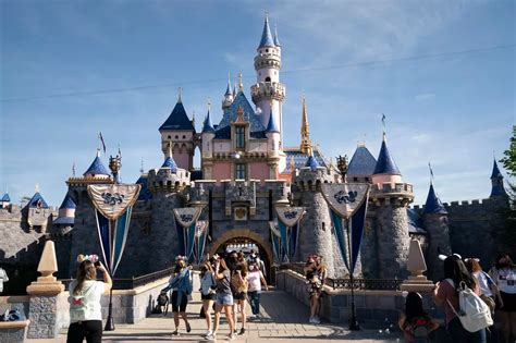 Disneyland's $1.9bn expansion plans approved, with new Zootopia, Frozen and more - The Mirror