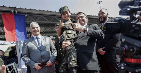 Bolsonaro Foi Expulso Do Exército Do Brasil Por Insanidade Mental