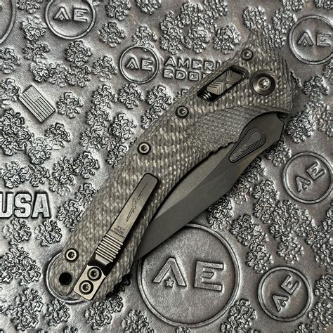 Microtech Amphibian Ram Lok S E Fluted Carbon Fiber Dlc Serrated Dlc