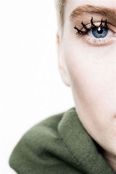 How To Do Clumpy Mascara The Right Way British Vogue British Vogue