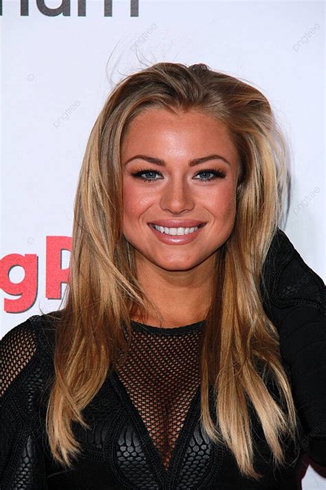Nikki Leigh Attends Wedding Ringer Premiere In Hollywood Photo