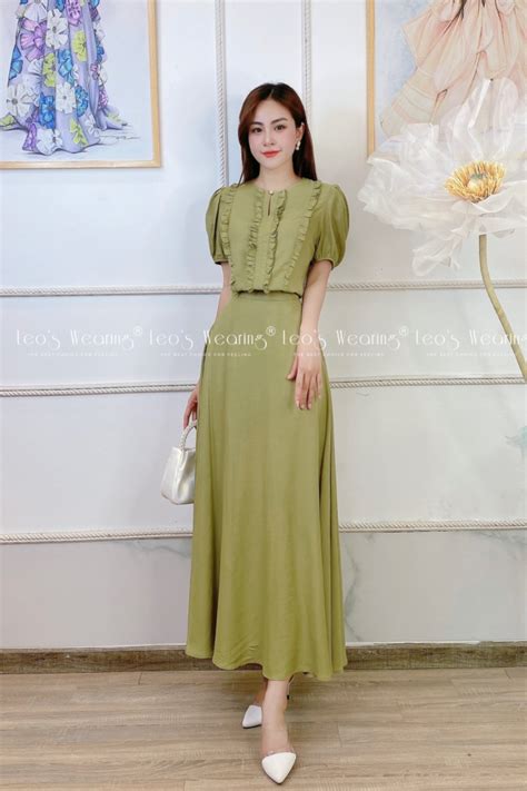 Hàng Nguyên Set Leos Wearing