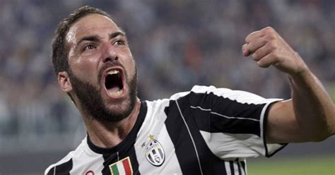 Juve Vs Chievo Verona Doppio Pipita Avanti Con Il Barca