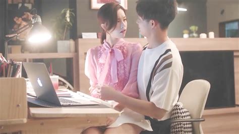 小女友求指教，霸总让她坐在自己大腿上，非要抱着她教！😘 Clip 只为遇见你 Nice To Meet You Youtube