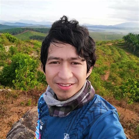 Dennis Manalo Manufacturing Technician Hid Linkedin