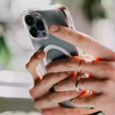 Iphone Users React To Worthless New App Added With Latest Ios Update