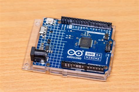 arduino uno r4 を買いました なんでも独り言