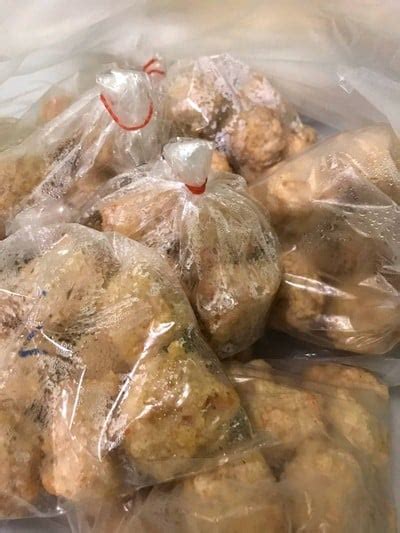 ลูกชิ้นกุ้งพิเศษ 2 ขีด ร้าน ยำเกี่ยมฉ่ายเจ๊แดง เจ้แดง เยาวราช