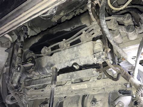 Замена прокладки клапанной крышки — Ford Focus Hatchback III, 1,6 л ...
