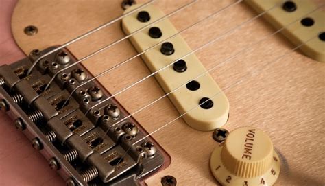 What String Gauges Do Famous Guitar Players Use