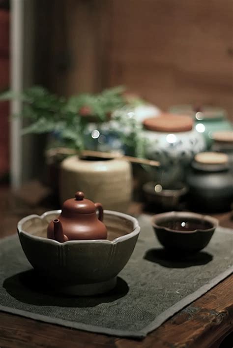 给我一段老时光，独坐在绿苔滋长的木窗下，泡一壶闲茶。 花瓣网