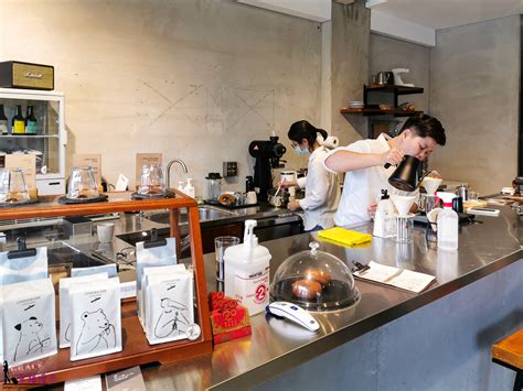 台東｜coffeeloft 咖啡工寓：咖啡廳附設的文青優質旅宿，工業風清水模為設計主題，時尚簡約的渡假風格 輕旅行