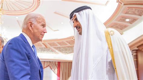 أمير قطر يؤكد على تعزيز التعاون لوقف فوري لإطلاق النار بغزة