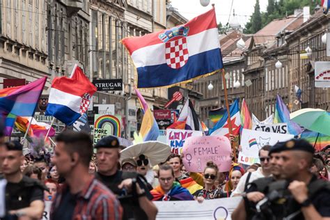 Gay Pride Pao U Drugi Plan Pretekla Ga Je Manifestacija Koju Više